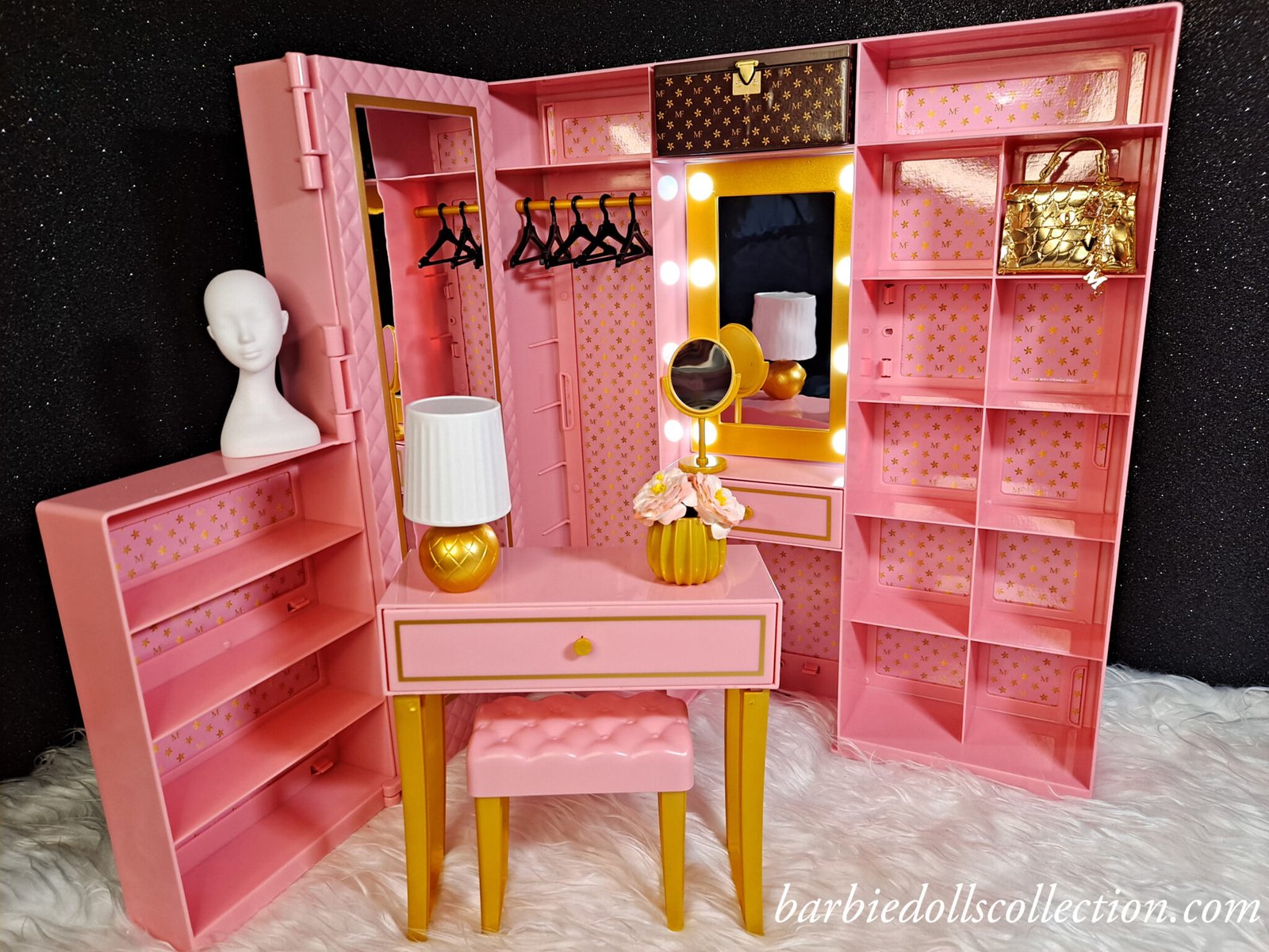 Zuru Mini Fashion Dream Wardrobe – Barbie Dolls Collection